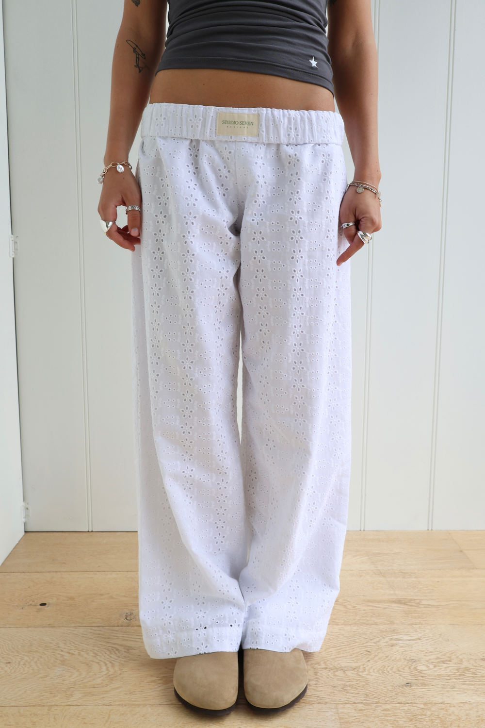 Lazy Daisy Pants – Studio Seven Designs